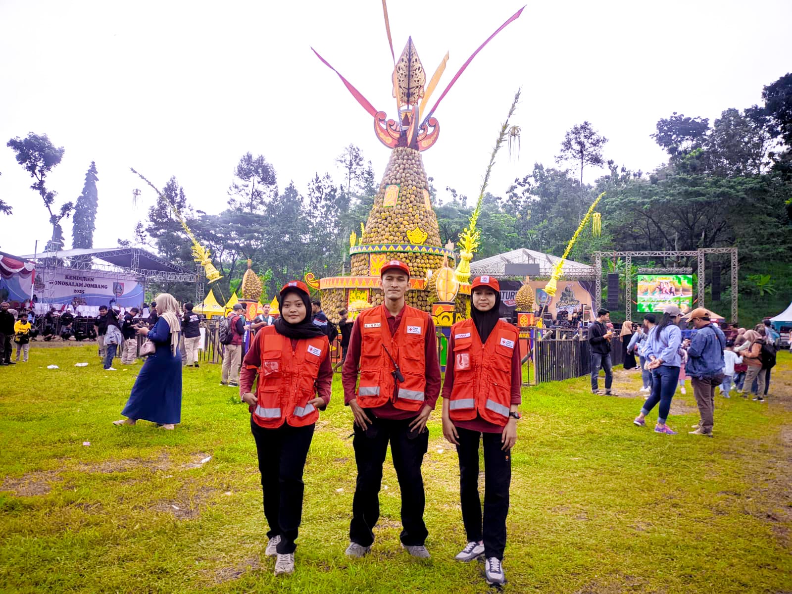 Tim Kesehatan PMI Kabupaten Jombang Bertugas dalam Kenduren Wonosalam ...