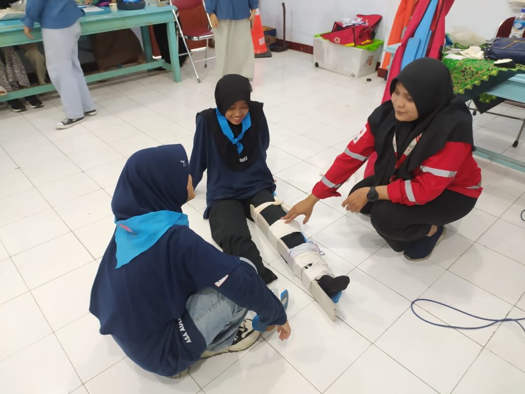 PMR Madya SMP Budi Utomo Gadingmangu Gelar DIKLAT dan Ujian Kecakapan ...